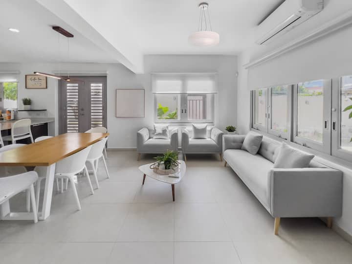 Modern Villa With Pool – Ocean Park Oasis - San Juan