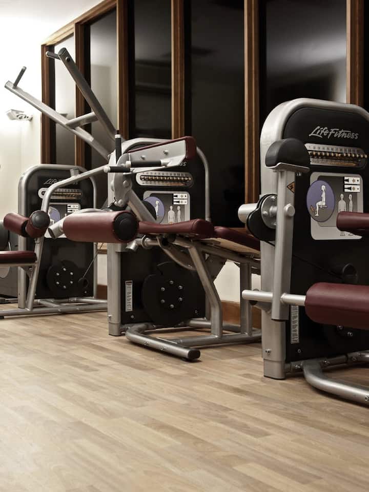 An Easy Walk To The Barbican & Mayflower Steps - Plymouth