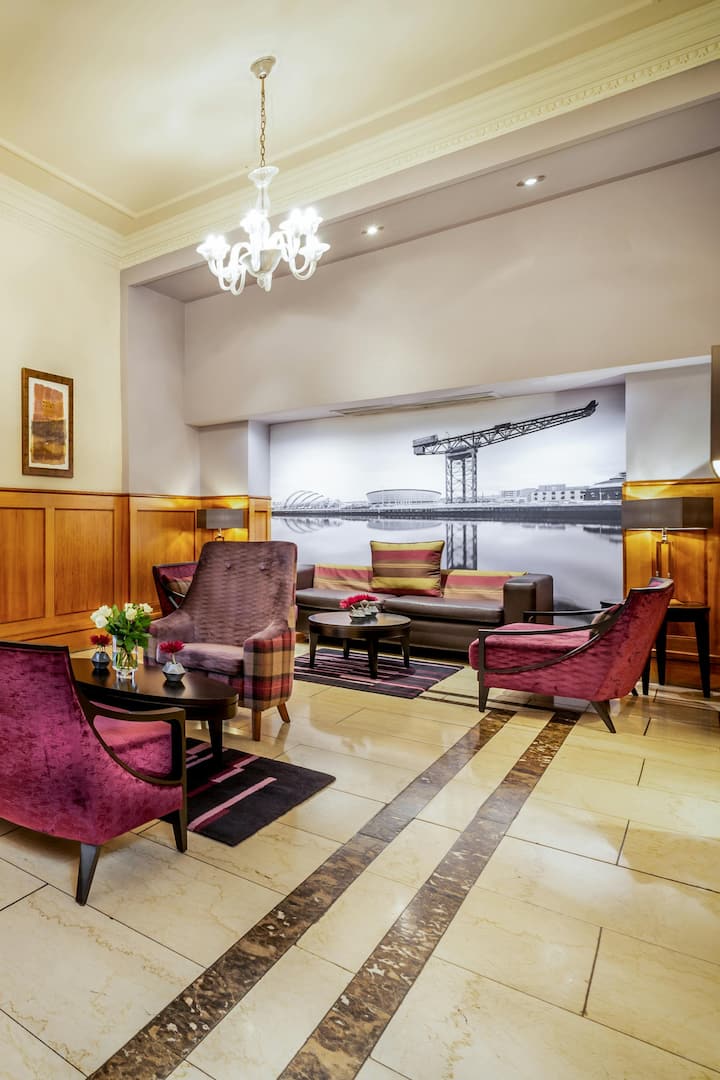 Great Views From The Brasserie On George Square - Glasgow