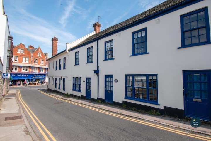 Cutter Cottage - Central Cottage Steps From Beach - Swanage