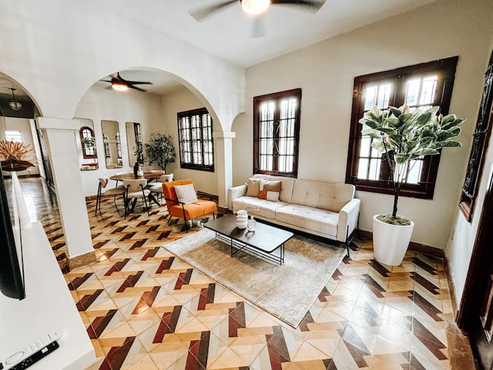 Colonial-style House For 8 - Walk To Condado Beach - San Juan