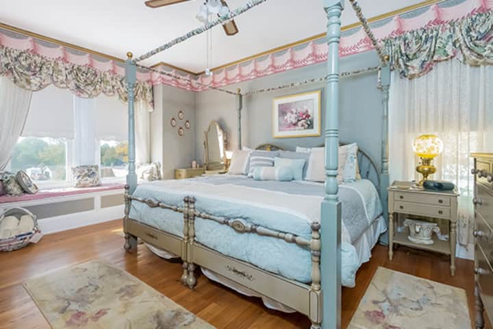 Granny Smith Suite - Kingsley House B&b - Saugatuck, MI
