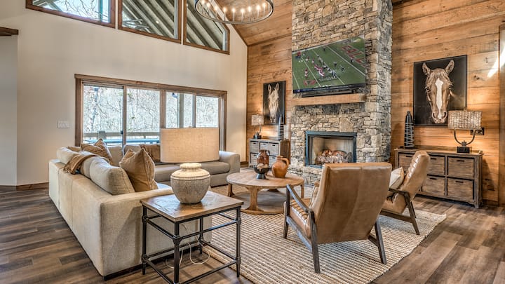 Mountain Brooks Retreat- Hottub, Close To Dt - Blue Ridge, GA