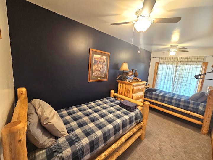 Pheasant Room @ Bear Mountain Lodge. Sleeps 2 - St. Andrews