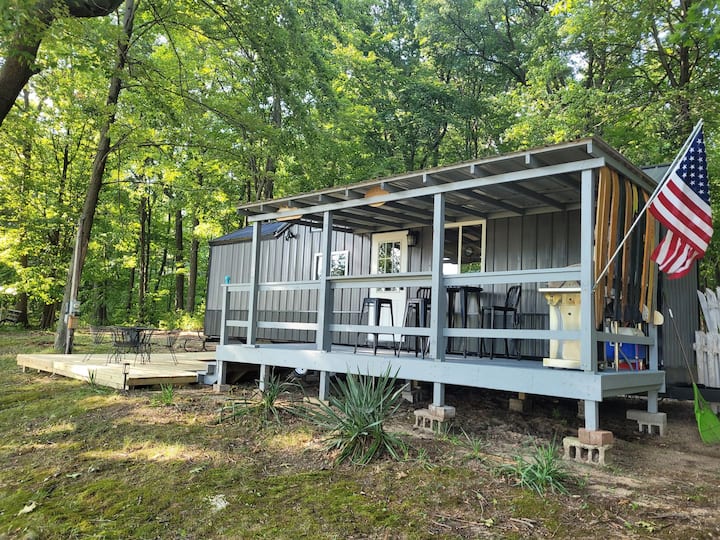 New!  Robin's Nest - Cute Lakefront Tiny House! - Greenville, MI
