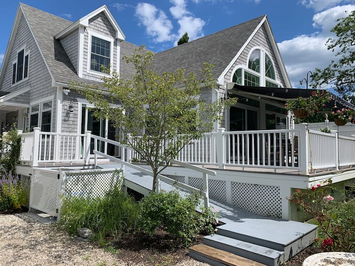 Coastal Apt - Sleeps 6 And 5 Minute Walk To Beach - Jamestown, RI