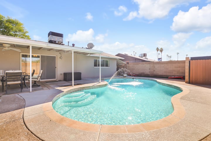 Tempe Oasis With Pool Putting Green Fire Pit - Tempe, AZ