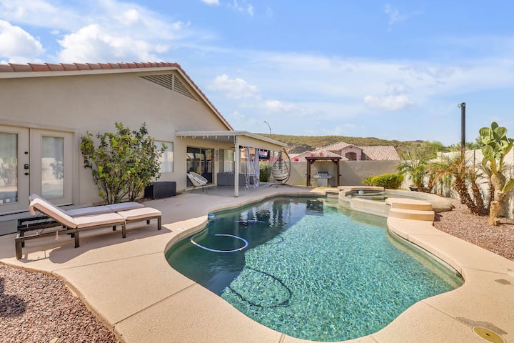 Potter Cottage  Getaway: Splash, Relax, Play - Phoenix, AZ