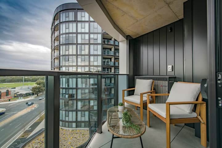Elegant Apartment With Communal Pool And Gym! - Canberra
