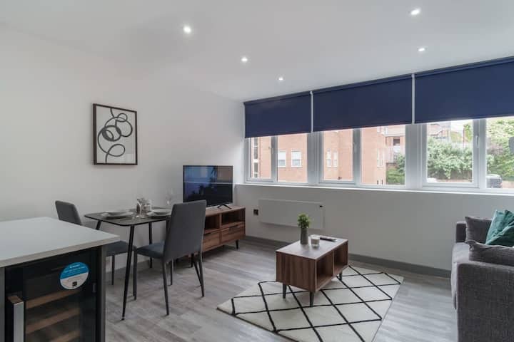 Contemporary 1 Bedroom Preston Apartment - Preston