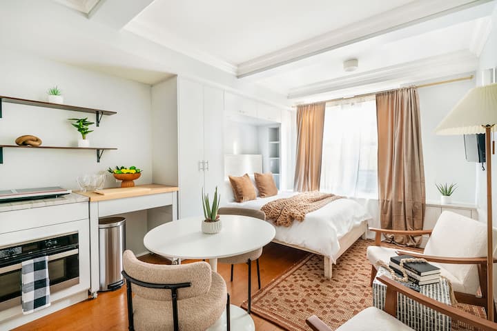 73-417 New Reno Studio Uws Doorman Gym - New York