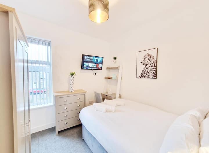 Double Room-standard-ensuite Rm 2 - Burnley