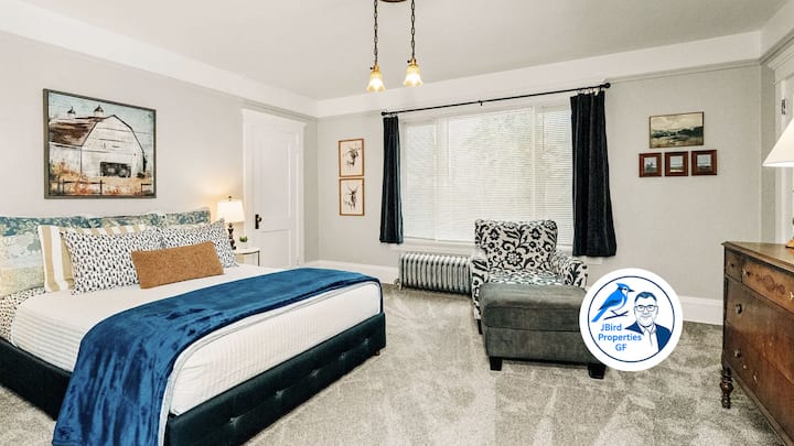 Bluejay - Charming Upper Level Duplex - Downtown - Great Falls, MT