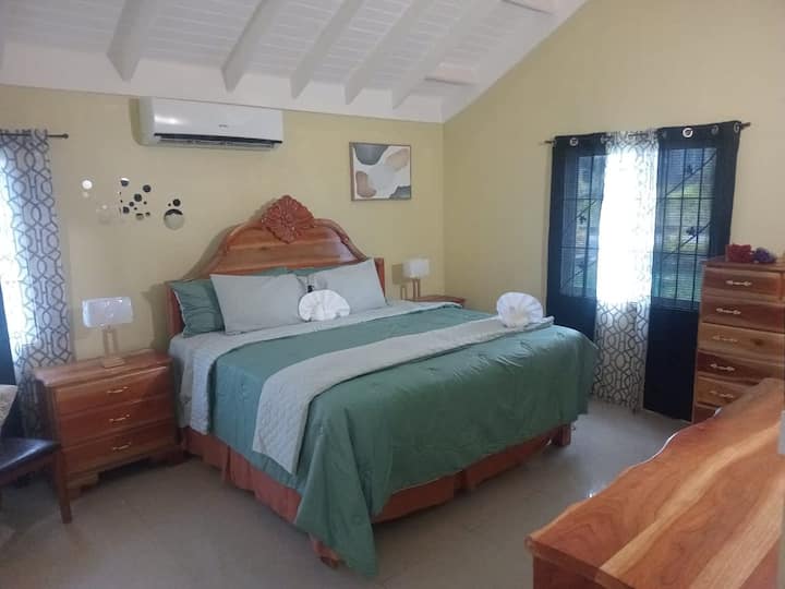 “Luxury Gated 3br W/ Pool Access Near Dunns River - Ocho Rios