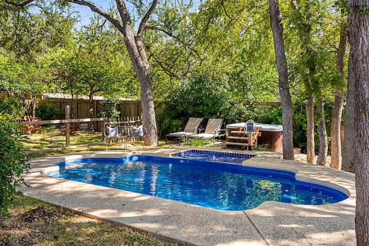Chic Escape: Pool, Hot Tub, Gym & Playroom - Round Rock, TX