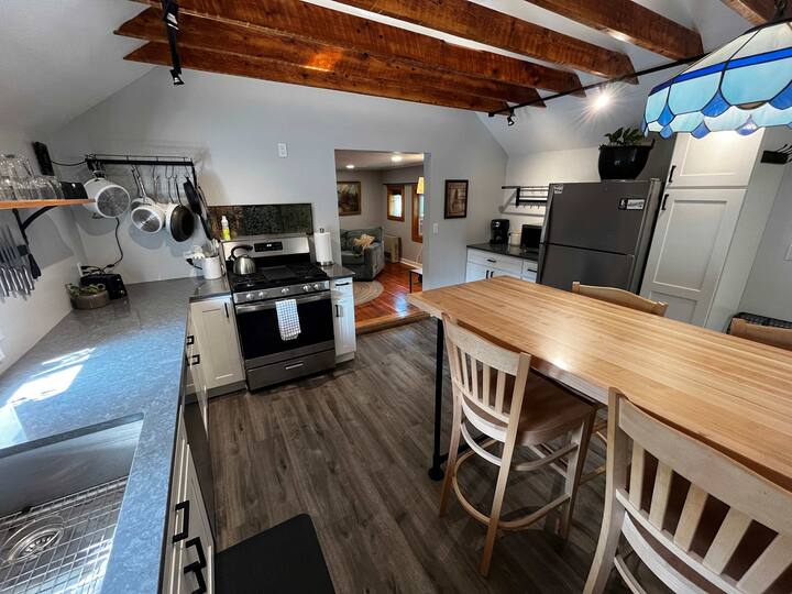 Lovingly Renovated Apt In Perfect Location - Burlington, VT