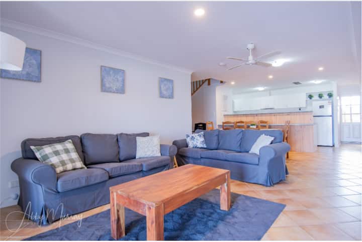 Portside Paradise –Marina-front Retreat With Views - Peppermint Grove Beach