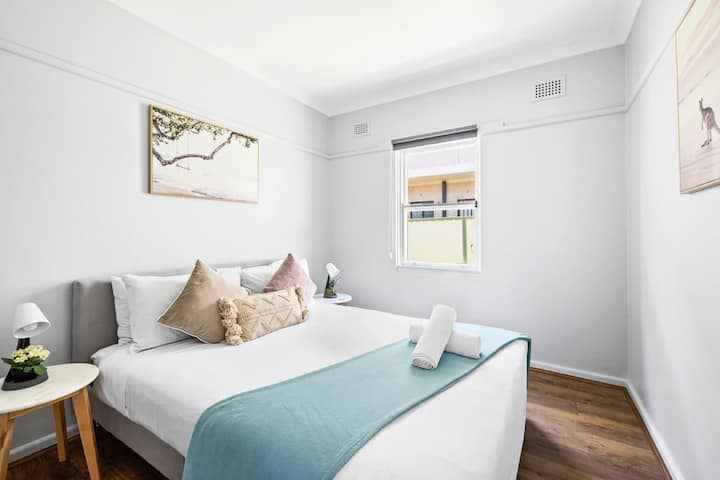 Cozy Queen Room -  Next To Stations & Shops - Penshurst