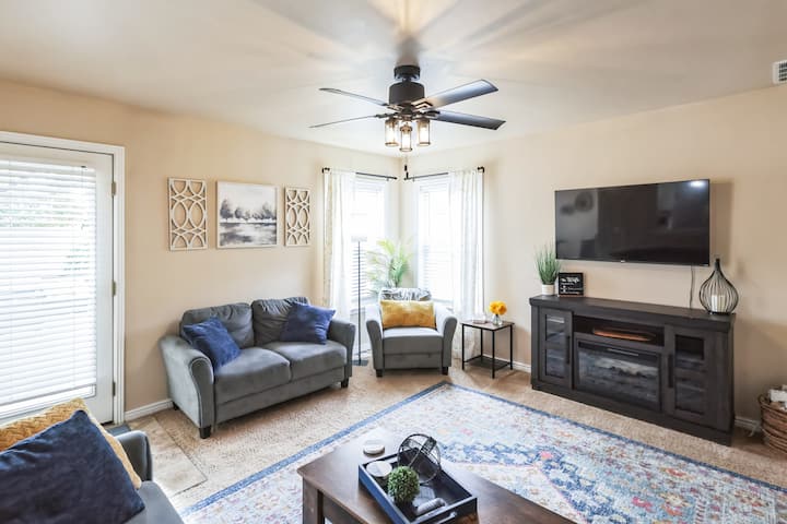 New Listing! Cozy Corner Oasis With Hot Tub - Twin Falls, ID