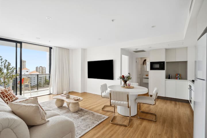 Ruby On Norfolk I Beach Pool Gym - Surfers Paradise