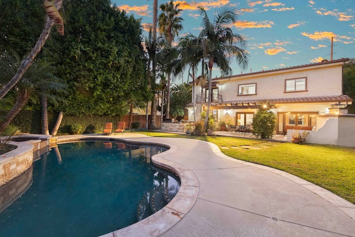 Posh Estate By Universal Studios - Los Angeles, CA