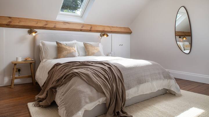 Lucknow Cottage - Stroud