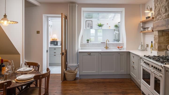 Lucknow Cottage - Nailsworth