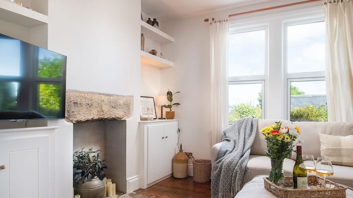 Lucknow Cottage - Stroud, UK