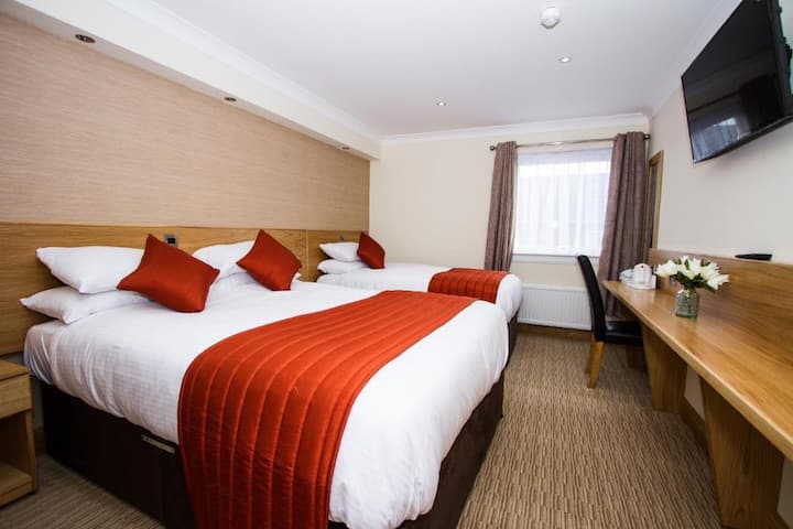 Family Room Triple Ensuite - Dunfermline