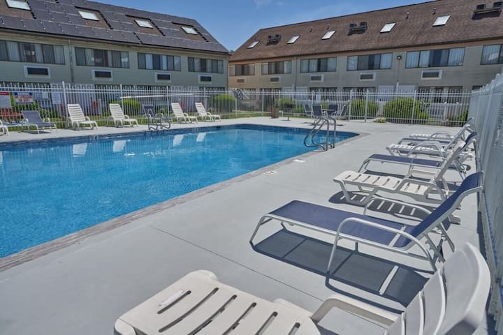 Affordable Room W Free Breakfast, Near Attractions - Woods Hole, MA