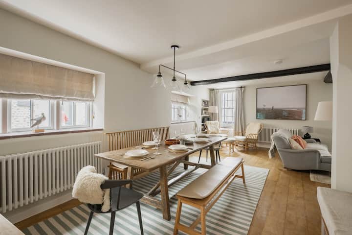 Smugglers Rest - Holt