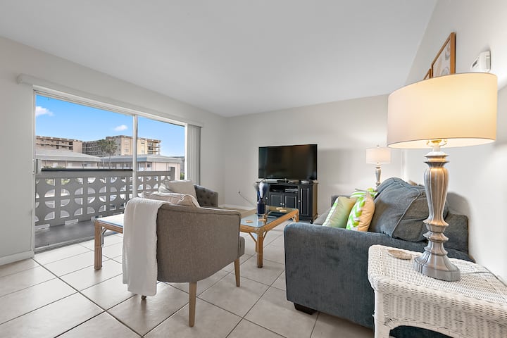 Sun And Sea Private Beach Retreat By Staylage - Cocoa Beach, FL