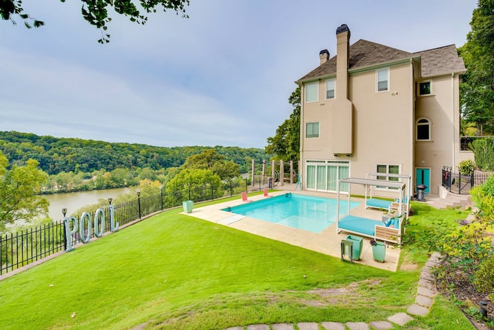 Modern Retreat W/ River View In Roswell! - Roswell, GA
