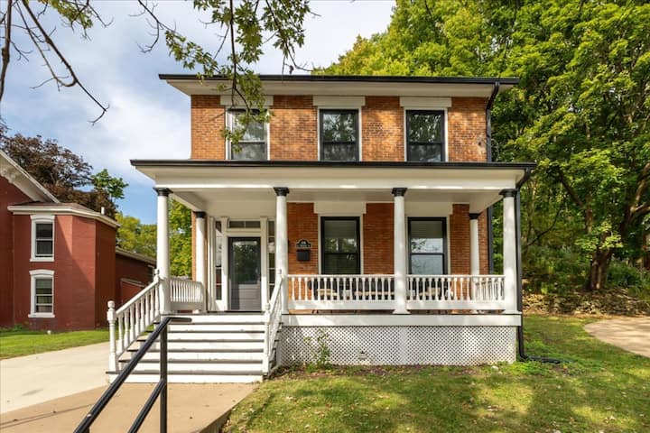 Walk To Main St | 2 King Suites | 30+ Day Stay - Galena, IL