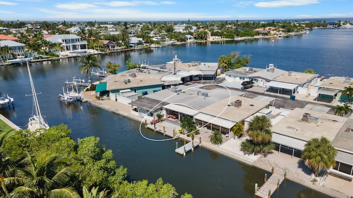 Canal-front Home With Dock And Walk To Beach - Holmes Beach, FL