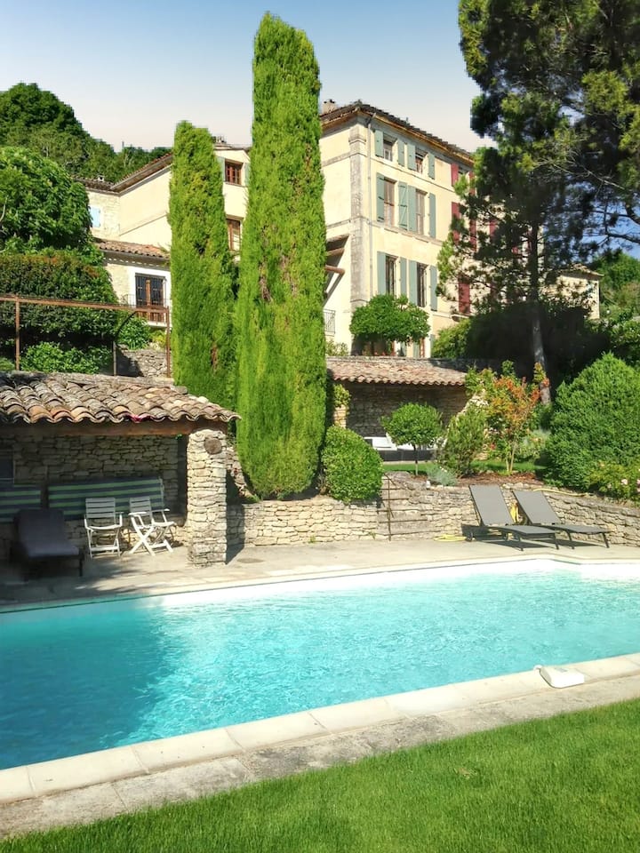 Villa à Lacoste. - Gordes