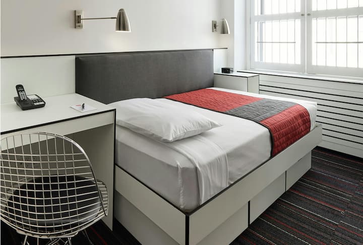 Pod 51 - Bunk Pod With Shared Bathroom - 퀸스