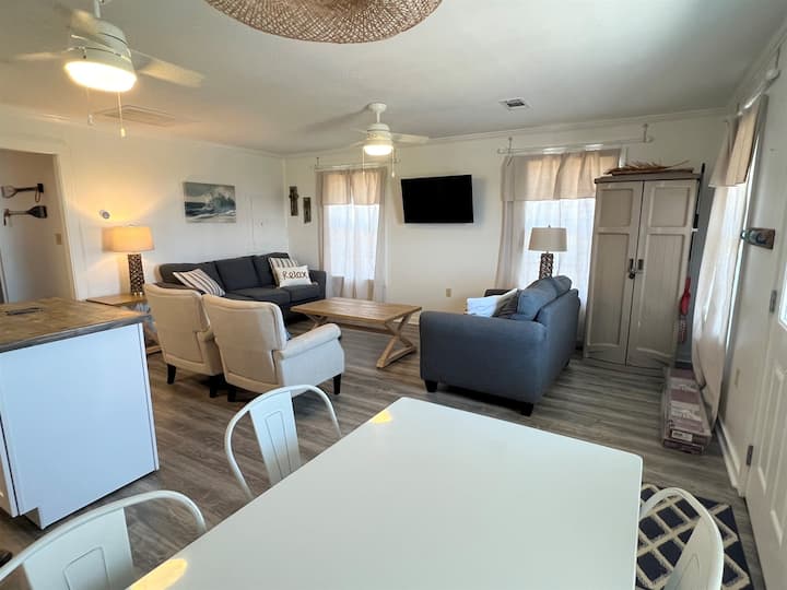 Salty Sunsets - 2 Minutes To Beach - Island Realty - Grand Isle, LA