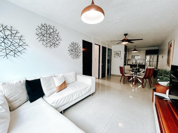 Bright, Comfy Apt Perfect For 4 @ Miramar - San Juan