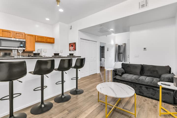Cozy 2br/2b Apt By Rillito River - Tucson, AZ