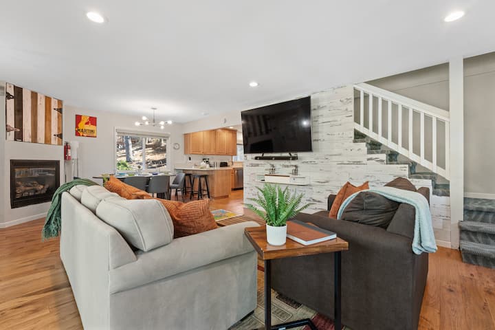 Heavenly Ski Escape - Spacious 4br Mountain Chalet - Genoa, NV