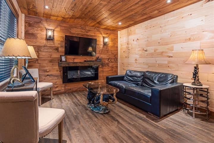 Cottage #6 - Norwood