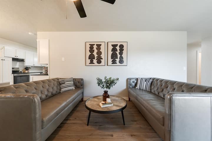Village Luxe 5br Plus Bunk Room Sleeps 14 - オクラホマ・シティ, OK