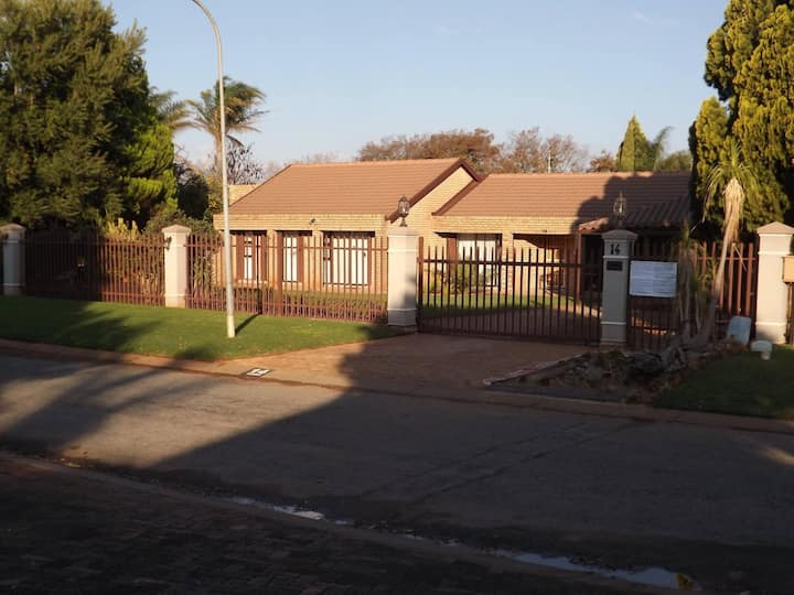 Standard Queen Room - Stilfontein