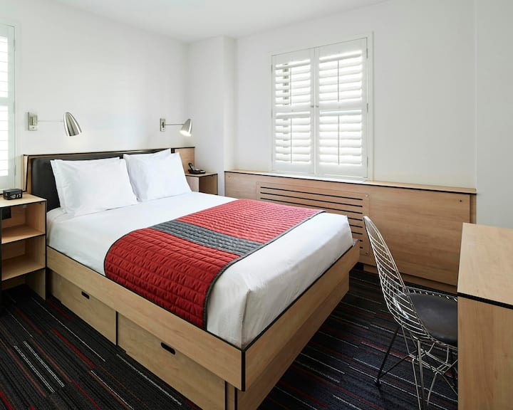 Full Pod In Pod 51 Hotel - Manhattan, NY
