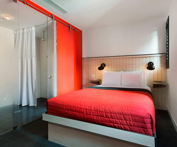 Pod 39 - Playroom Lounge & Accessible Features - Queens, NY
