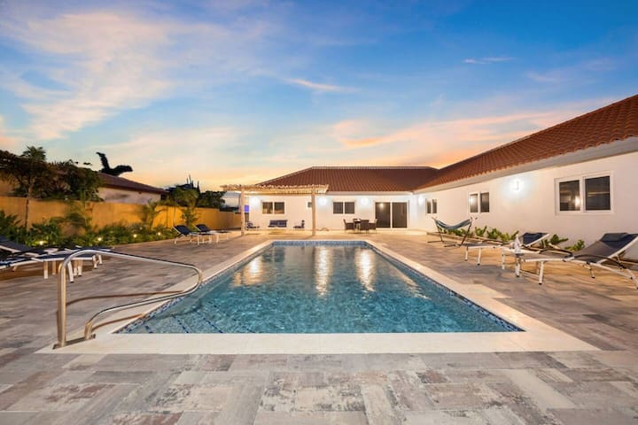 Lux Saliña Cerca Apt | Pool Near Ritz By Lucha - Aruba