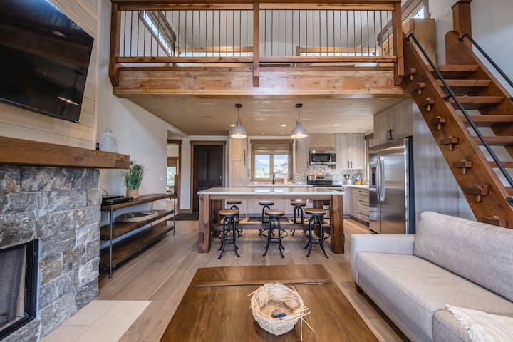 Getaway At The Wilderness Club W/ Hot Tub! - Eureka, MT