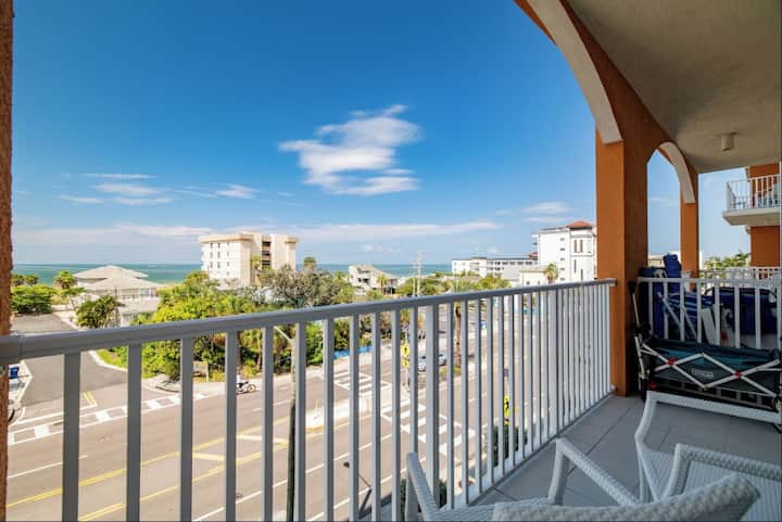 Madeira Bay #1402 - 250ft To Beach-balcony - Madeira Beach, FL