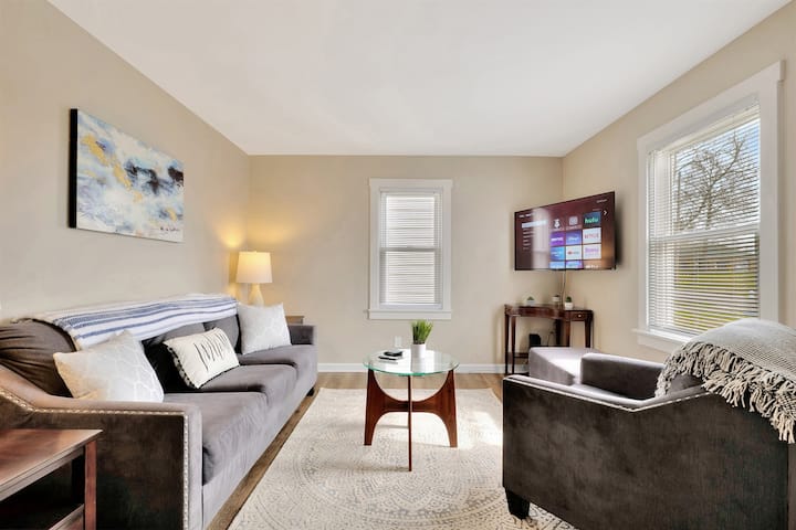 Wonderful 2 Bedroom-pet Friendly Home-quiet Area - Decatur, IL